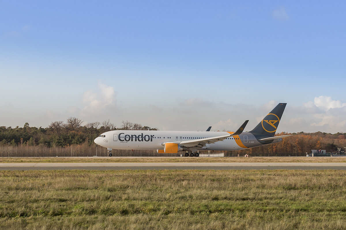 Condor: Condor resumes flights to Canada