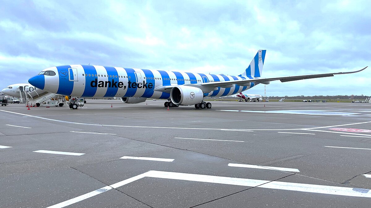 Condor: Condor A330neo D-ANRT takes off for first flight