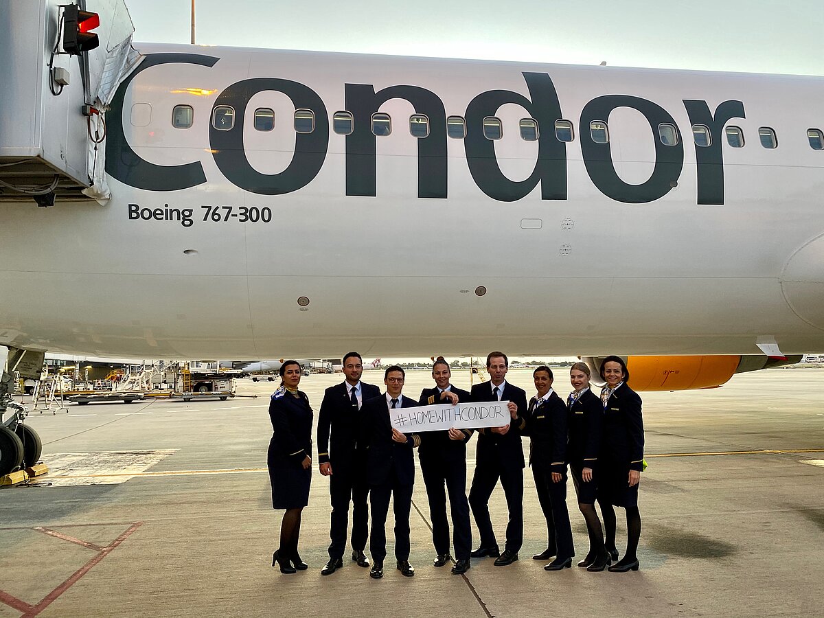 Condor: Four Condor planes land from Australia and bring over 800 ...