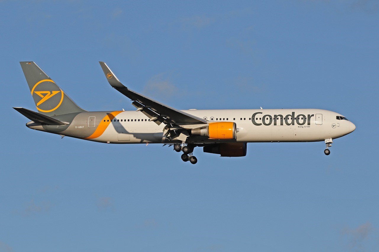 Condor: With Condor to the most beautiful beaches in the Indian Ocean